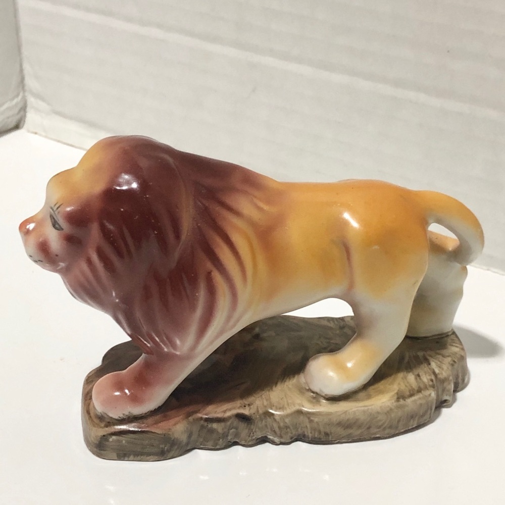 Vintage Porcelain Lion Figurine Figure - Gem